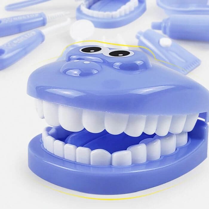 9-piece dentist play set Mr. Toothy