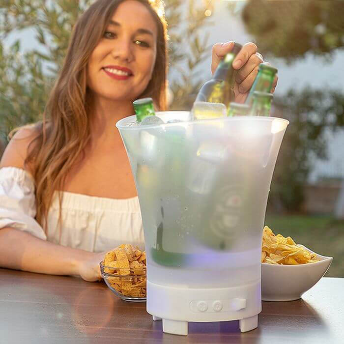 LED ice bucket with speaker